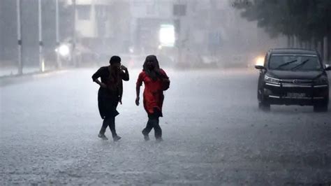 West Bengal Weather ঘূর্ণাবর্ত পশ্চিমি ঝঞ্ঝায় ফের জলমগ্ন তামিলনাড়ু