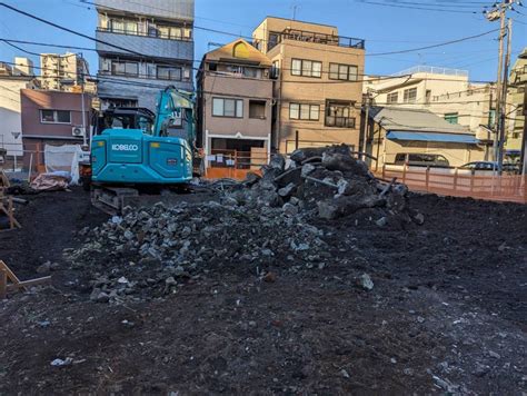 東京都足立区三ノ輪で地中埋設物撤去工事を着工させて頂きました。 皆様にとって最良の解体会社様とご縁が繋がるような情報を 埼玉を拠点に