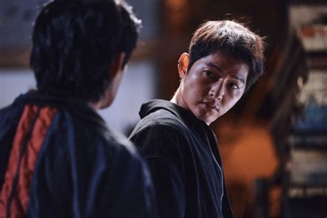 7 Cerita Song Joong Ki Bintangi Film Hopeless