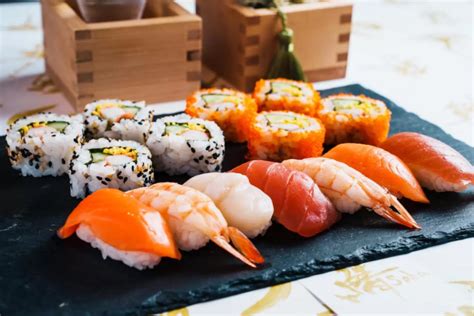 【東京 浅草】日本の伝統を手に入れよう！外国人旅行者が魅了される寿司握り体験 日本の観光メディアmatcha