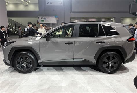First Look Review 2026 Toyota Rav4 Hybrid Just Feels Better In Every