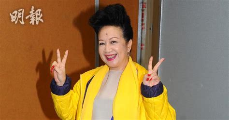 【台慶拜神】無得著幸運黃色 薛家燕因禁性感令要換衫 1749 20171119 Showbiz 明報 Our Lifestyle