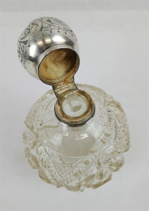 Large Birmingham 1910 Sterling Silver Topped Cut Glass Scent Bottle
