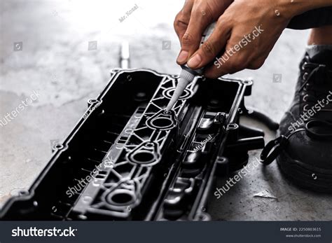 Car Service Mechanic Replace Engine Seal Stock Photo 2250803615 Shutterstock