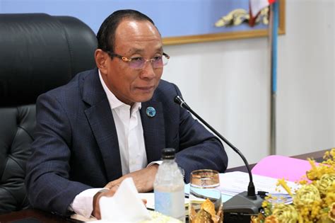 រូបភាពសកម្មភាព ឯកឧត្ដម ប្រាជ្ញ ចន្ទ ប្រធាន គ ជ ប ដឹកនាំកិច្ចប្រជុំ គ ជ ប ពិនិត្យ