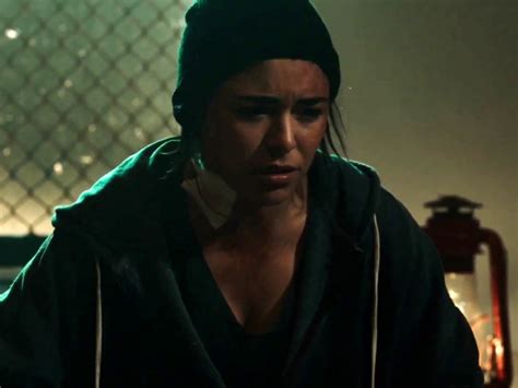 Van Helsing Violet Discovers Hansens True Vampire Identity Tv Guide