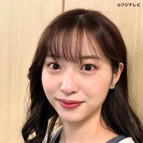 深スリットで美人度マシマシめざましテレビお天気キャスター林佑香さんの毎日コーデ12月28日分 CanCam jpキャンキャン
