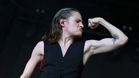 Christine And The Queens Son Nouvel Album Paranoïa Angels True