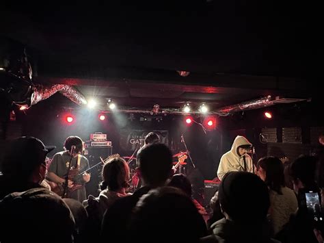 だて On Twitter 京都でエモメロディックパンク的なイベントでライブハウスがパンパンになるの初めて見たし、都会的なお洒落な若い