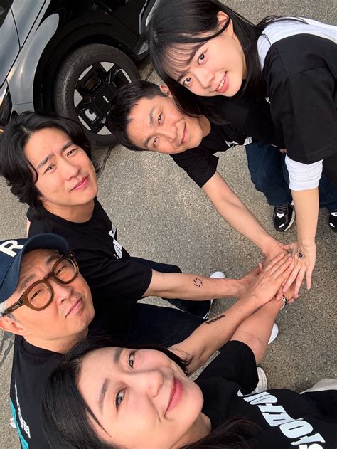 라미란 하이파이브 무대인사 와주신 모든분들 너무 감사해요 사진 다 못찍어서 아쉬워요 ㅠㅠ 이번주도 계속 달려달려