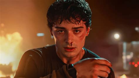 Stranger Things Noah Schnapp On The One Thing Will Byers Gave Audiences That Tv Rarely Does