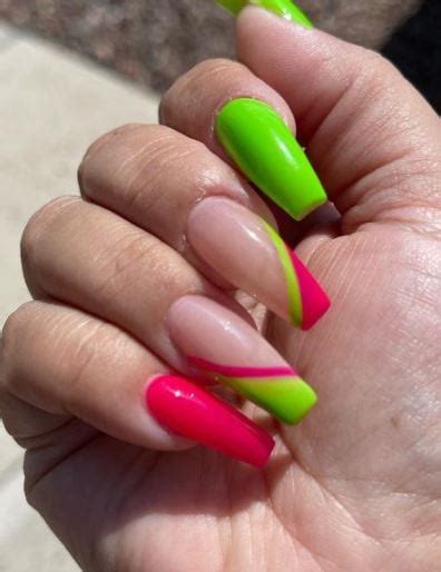 40 Exotic Neon Green Nails That Look Amazingly Fashionable