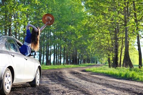 Premium Photo Girl In The Countryside In The Evening