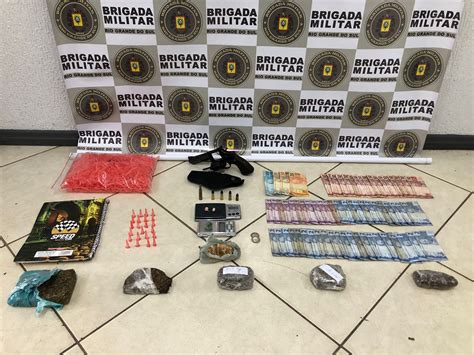 Jovens São Presos Em Igrejinha Com Mais De 600 Gramas De Drogas E Um