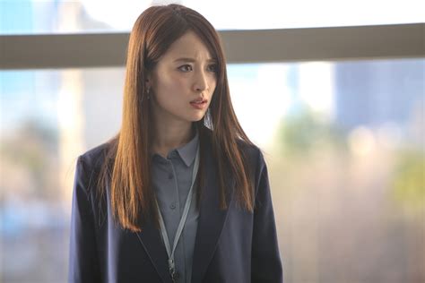 泉里香さんのおでかけスタイルとは？ドラマ『高嶺のハナさん』の撮影裏話もインタビュー！｜レッツエンジョイ東京