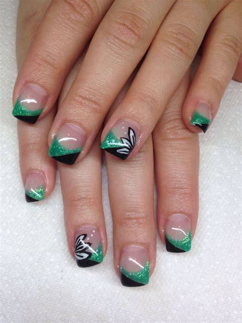 Gel Nails With Hand Drawn Design Using Gel By Melissa Fox Flare Nails