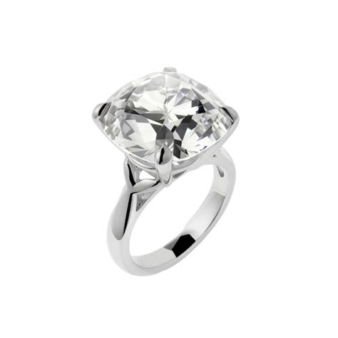 Une bague de mariage avec un diamant coupé sur un coussin isolé sur un PNG HD transparent PSD