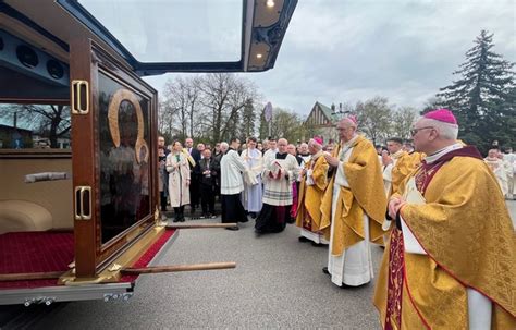 Wieluń rozpoczęło się Nawiedzenie Obrazu Matki Bożej Jasnogórskiej