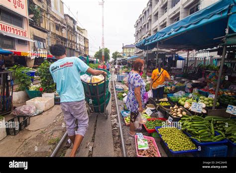 Samut Sakhon Thailand November 7 2020 People Wearing Protective Face