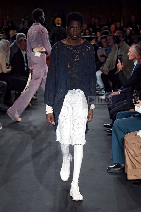Mm6 Maison Margiela Men And Women Spring Summer 2023 Milan Nowfashion