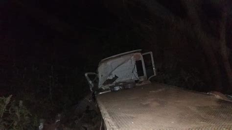 Caminhoneiro Morre Em Acidente Na Br 251 Na Serra De Francisco Sá