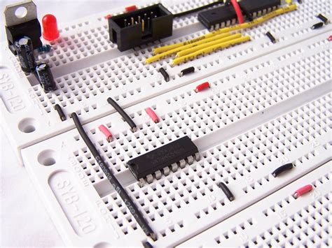 introduction to 74hc595 shift register controlling 16 leds protostack