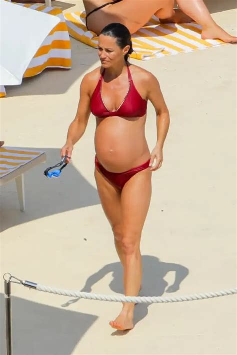 Pippa Middletons 10 Best Swimsuit Moments Dress Like A Duchess