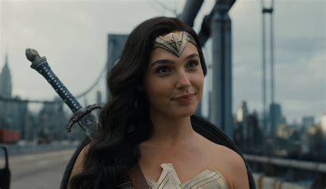 The Flash Gal Gadot S Wonder Woman Rumored To Join Dc