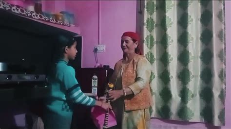 सुबह की नमस्ते दोस्तों आजकल की बहू है अपनी सासू मां पर ऑर्डर करती है हर
