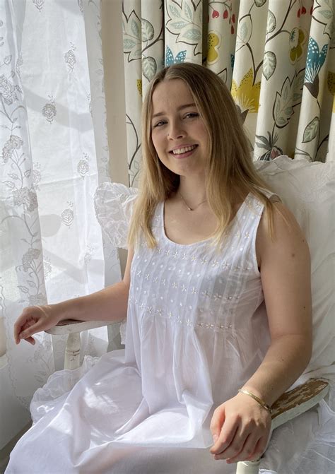 Daisy Sleeveless Nightie English Rose Linens