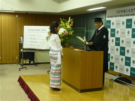 令和元年度秋季の学位記授与伝達式を行いました 広島大学