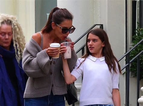 Katie Holmes And Tom Cruises Daughter Suri Stars In High School Play