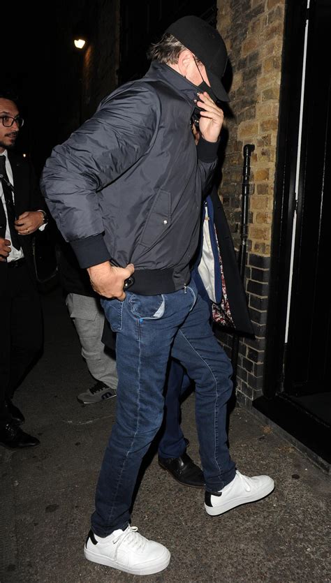 Leonardo Dicaprio Ajak Model Muda Makan Malem Bareng Ibunya