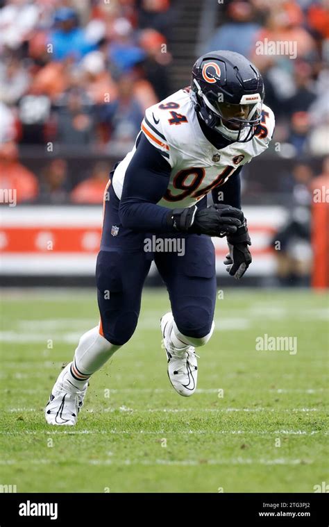 Chicago Bears Defensive Lineman Rasheem Green 94 Runs Off Of The Line