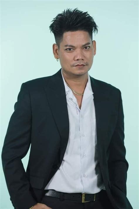 កម្រឃើញ នេះជាវីដេអូ១៧ឆ្នាំមុន ព្រាប សុវត្ថិ ច្រៀងលើឆាកជាមួយតារាប្រទេសដទៃ ពិតជាពីរោះ មានវីដេអូ