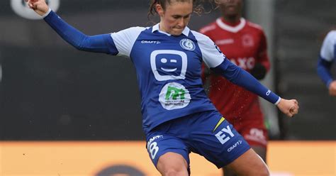 Emma Van Britsom Met Aa Gent Ladies In Ghelamco Arena Tegen Ladies Genk