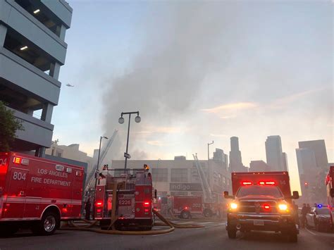 Fire Explosion In Los Angeles Injures 11 Firefighters The Mercury News