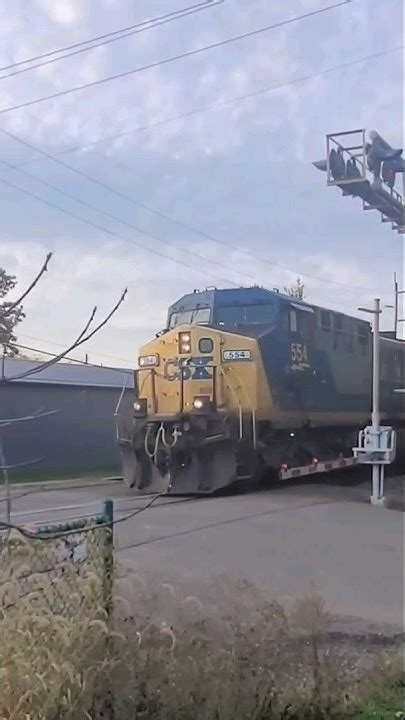 Csx Crew Gives Me The Horn At Wyoming Youtube