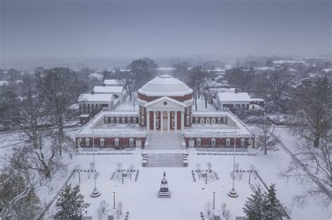 Photos Take A Look At These Images From UVAs Snow Day UVA Today
