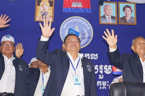 លោក ញឹក ប៊ុនឆៃ ៖ ខ្ញុំ អាយុ ច្រើន ហើយ ប្រហែលជា អាច បាន មួយ អាណត្តិ នេះ ទៀត