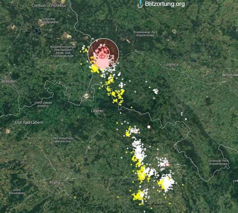 Gwałtowne burze uderzą w Polsce Możliwe wichury ulewy i grad Znamy zagrożone regiony