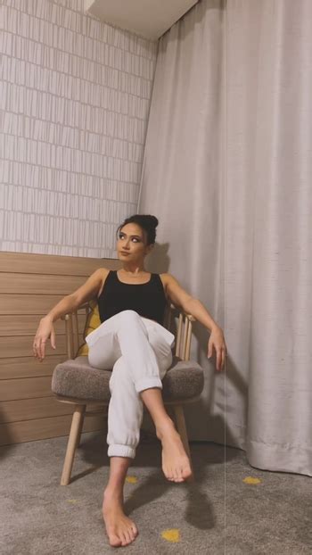 Madison Chock Feet Aznudefeet