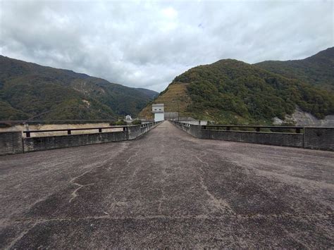 軽キャンパーでダム旅etc富山県編境川臼中刀利ダムです2022年10月15日 軽キャンパーで行くヒロッピーの気ままなダム旅etc