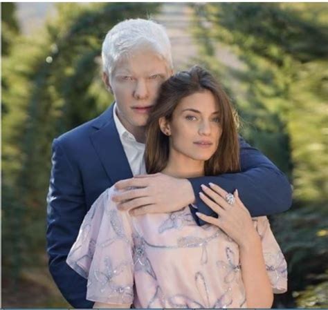 როგორ გამოიყურება ორსული ნანუკა გუდავაძე პალიტრა ვიდეო