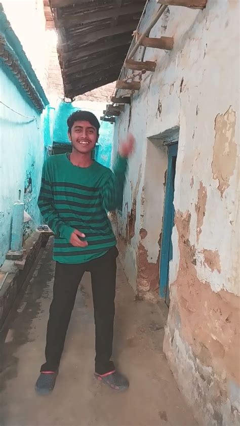 Hoga Tumse Pyara Kaun Song Dance Video 🥰 Short Viral Trending Moj