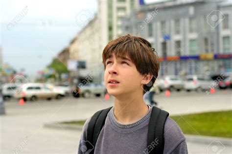 Qué Significa Que Un Chico Me Mira Mucho Cuando Estoy Distraida