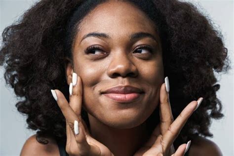 What Causes Hormonal Acne Thrive