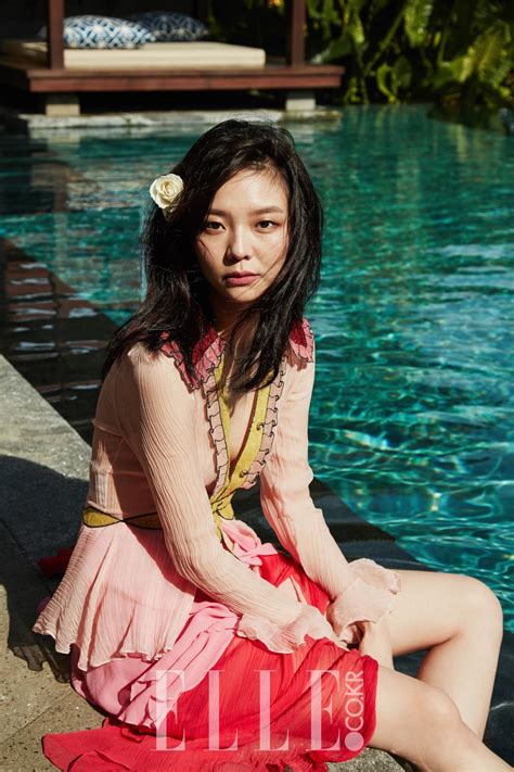 익스트림무비 고화질 이솜 엘르 발리 천우희 로라 메르시에 화보