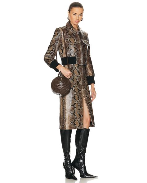 Bottega Veneta Mava Top Handle Bag In Light Brown And Muse Brass Fwrd
