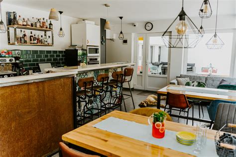 Gin Tonikok és Rumok Bázisa Megnéztük A Badacsonyi Patent Bed And Bart